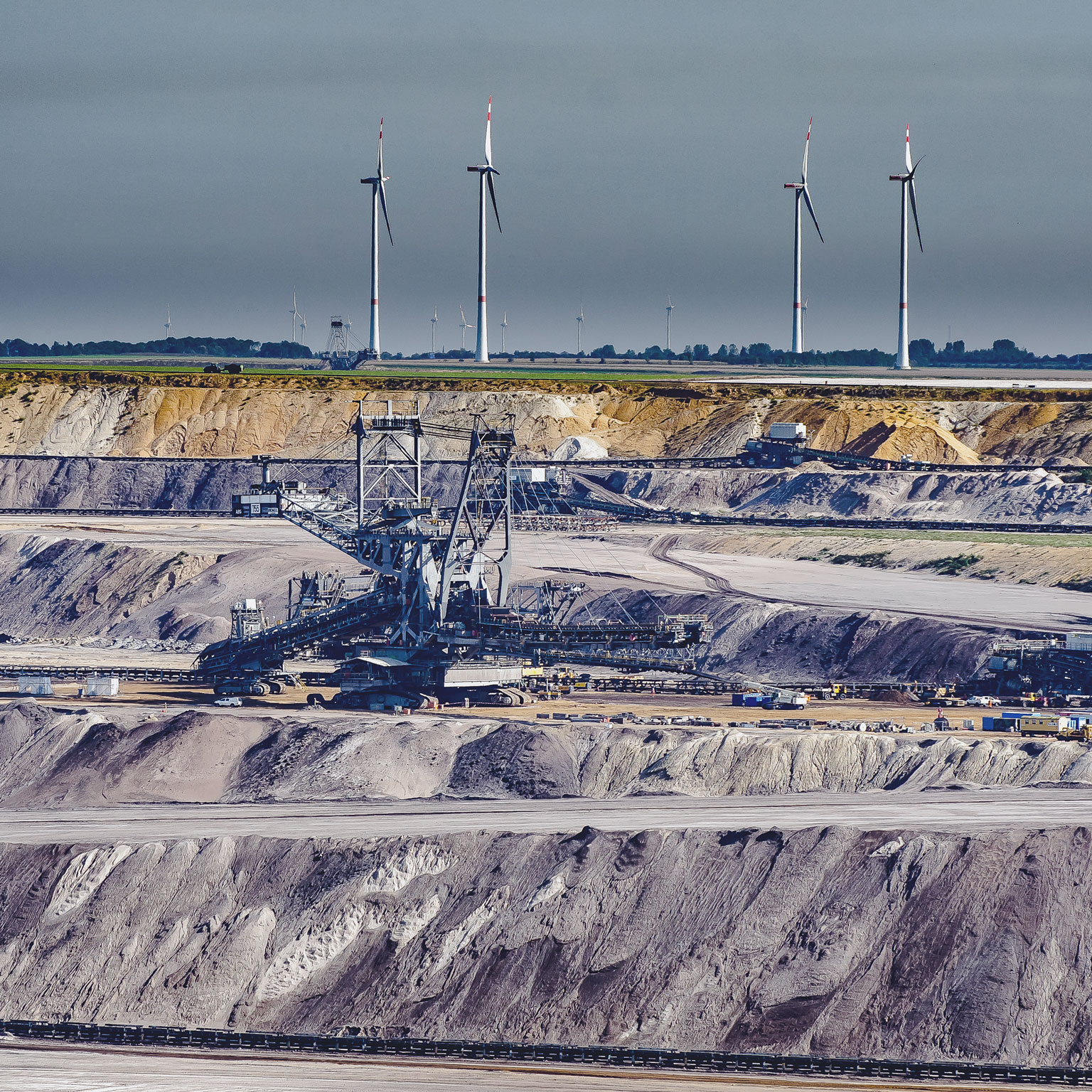 Pressure to decarbonize: Drivers of mine-side emissions | McKinsey